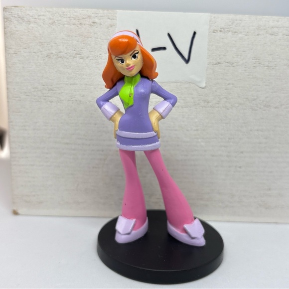 Funko | Toys | Funko Hero World Scooby Doo Deluxe Figure Daphne Hanna ...